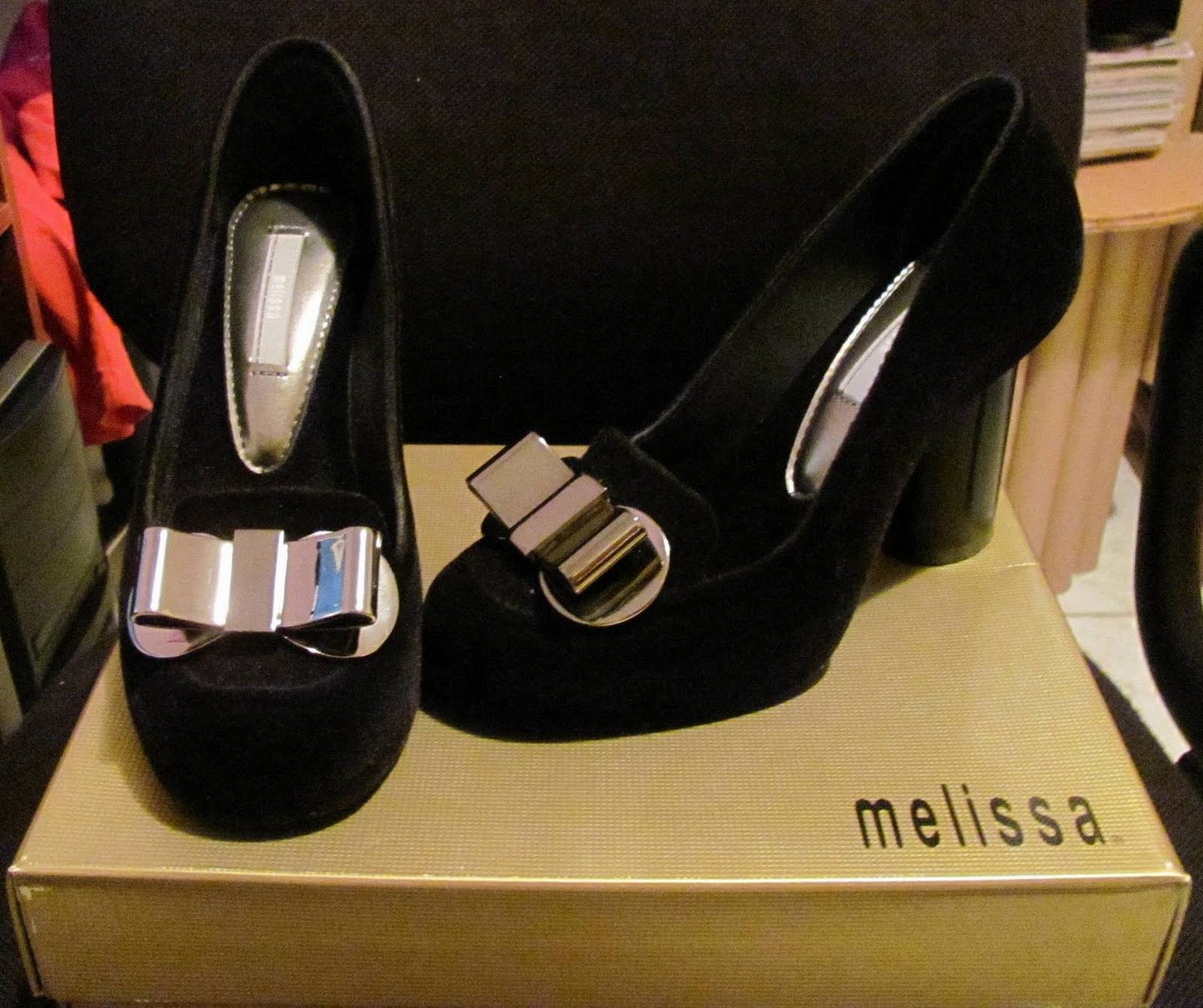 Sandália Melissa Loop - 36 preta flocada:Bazar Melisseiras - Melissa