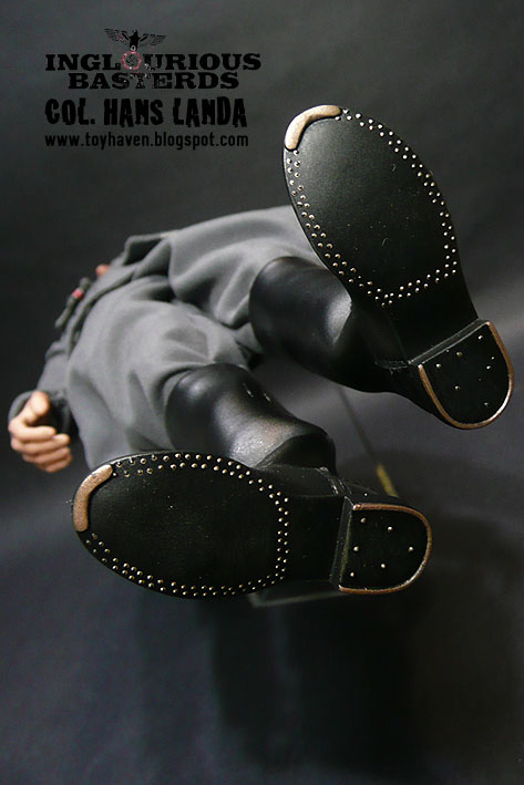 toyhaven: Hot Toys "Inglourious Basterds" Col. Hans Landa REVIEW 1