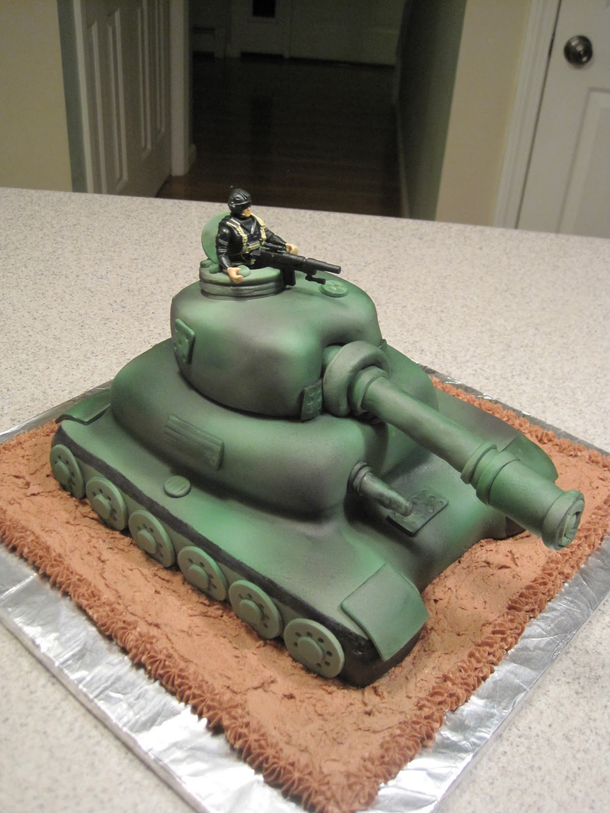 Creative Cakes by Lynn: Army Tank Cake