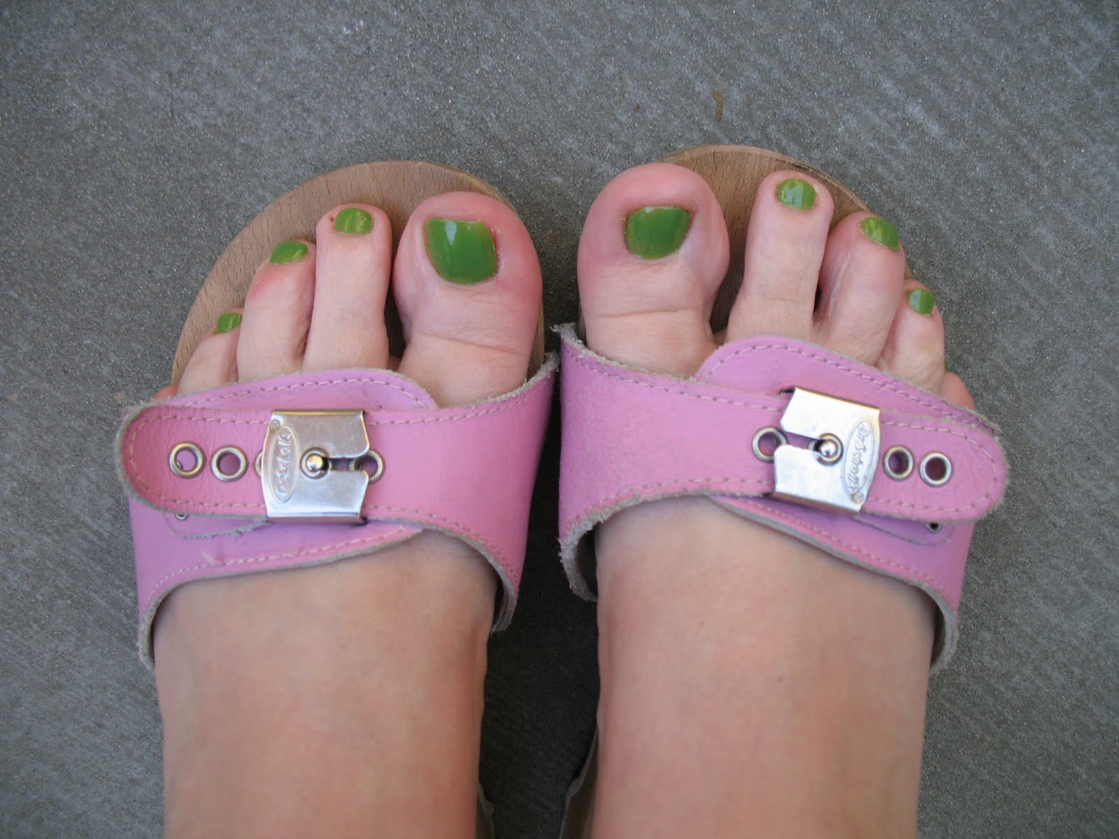 Goosegirl sews: Trace, Toby and Lime Green Toes!