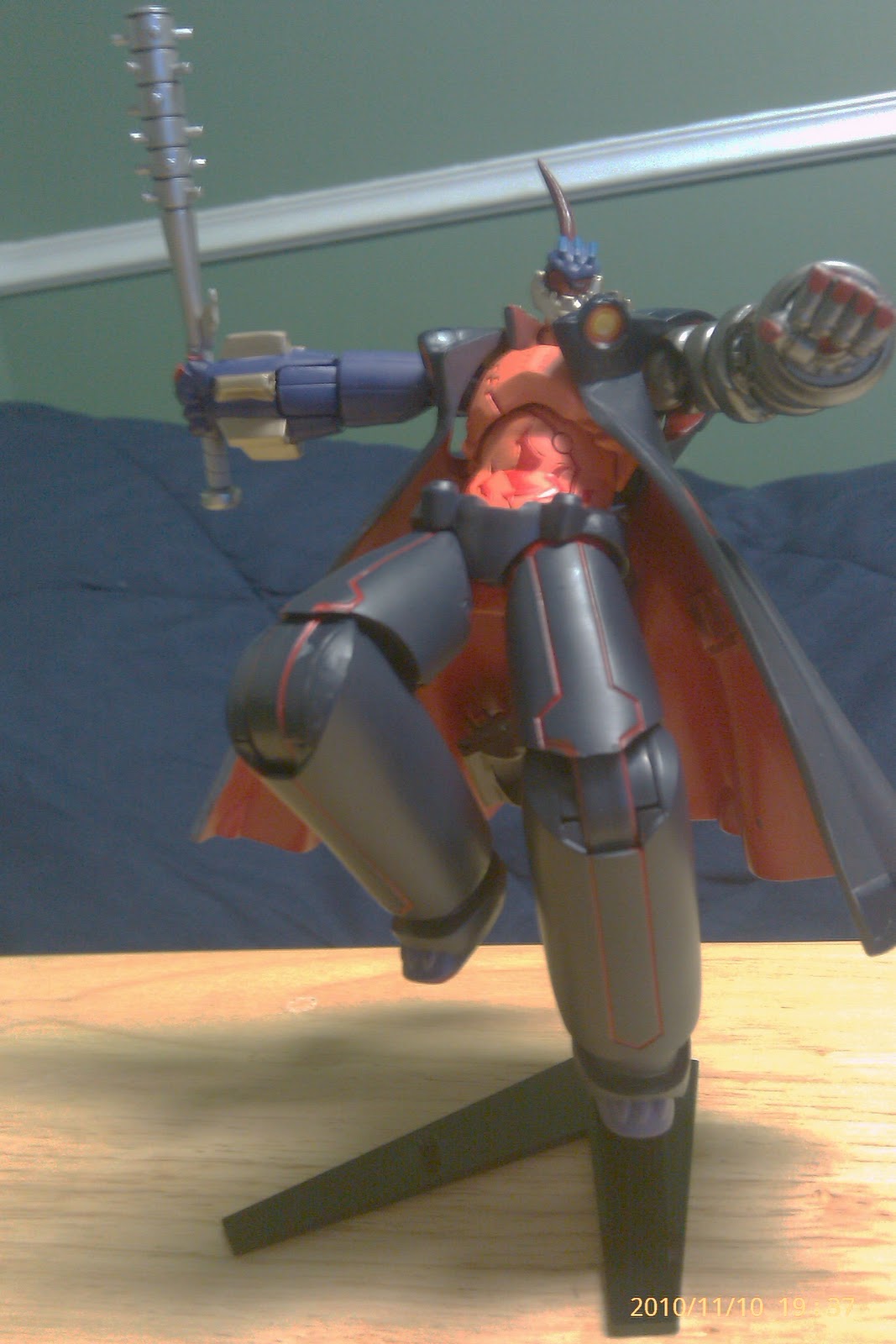 Getter Newtype Reviews: Revoltech - Dix-Neuf