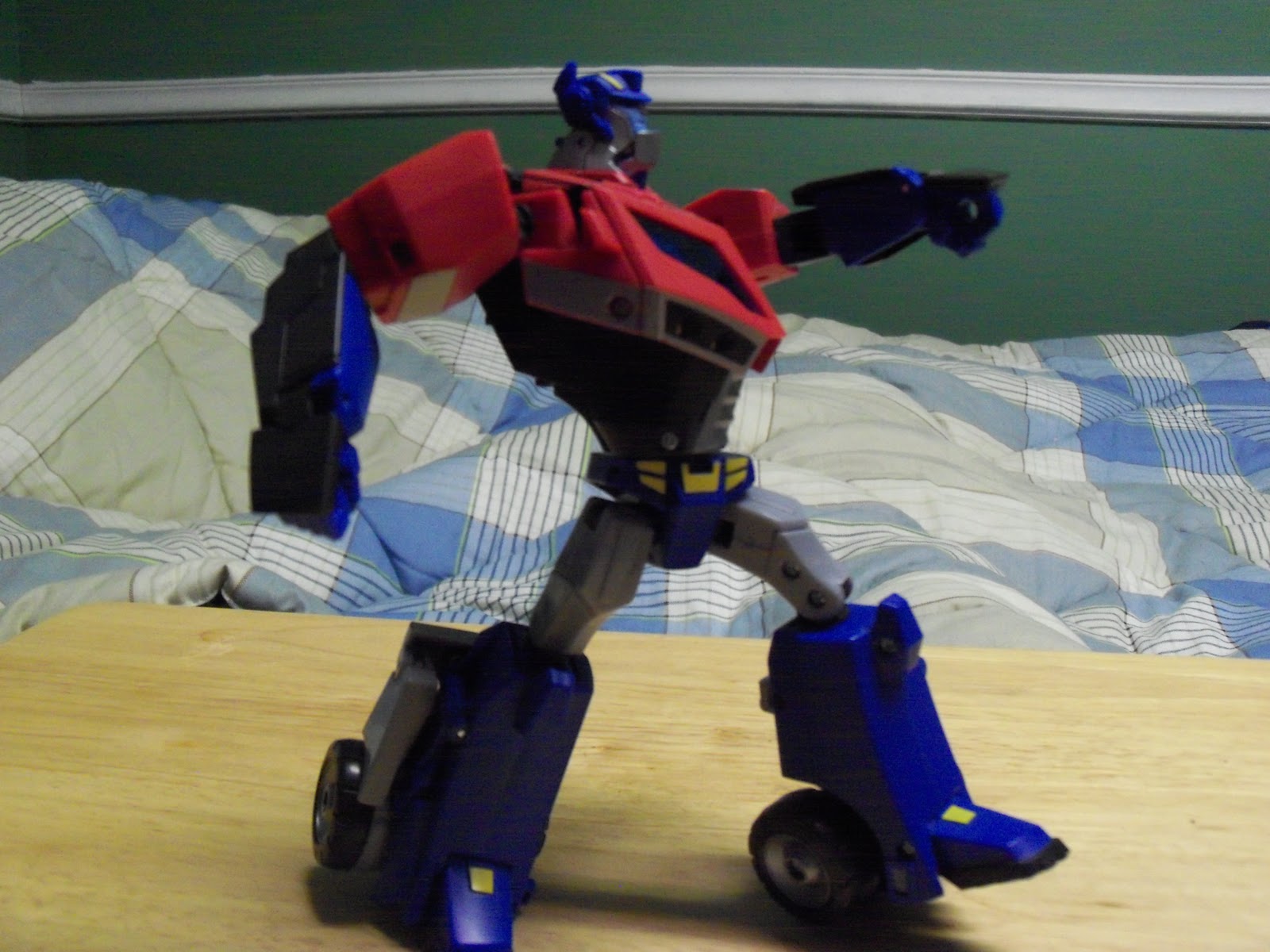 Getter Newtype Reviews: Optimus Prime -Transformers Animated Voyager Class