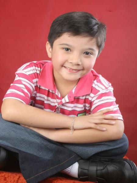 famous celebrity pop superstar: ABOUT RENZ VALERIO