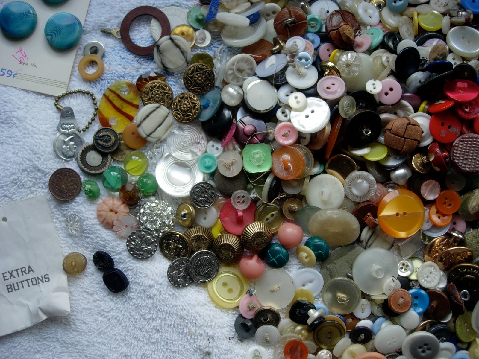 Vintage Hoard: Neat Button Find