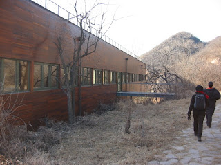 Architectural Design 3 - Project 1, Suitcase House: The Suitcase House