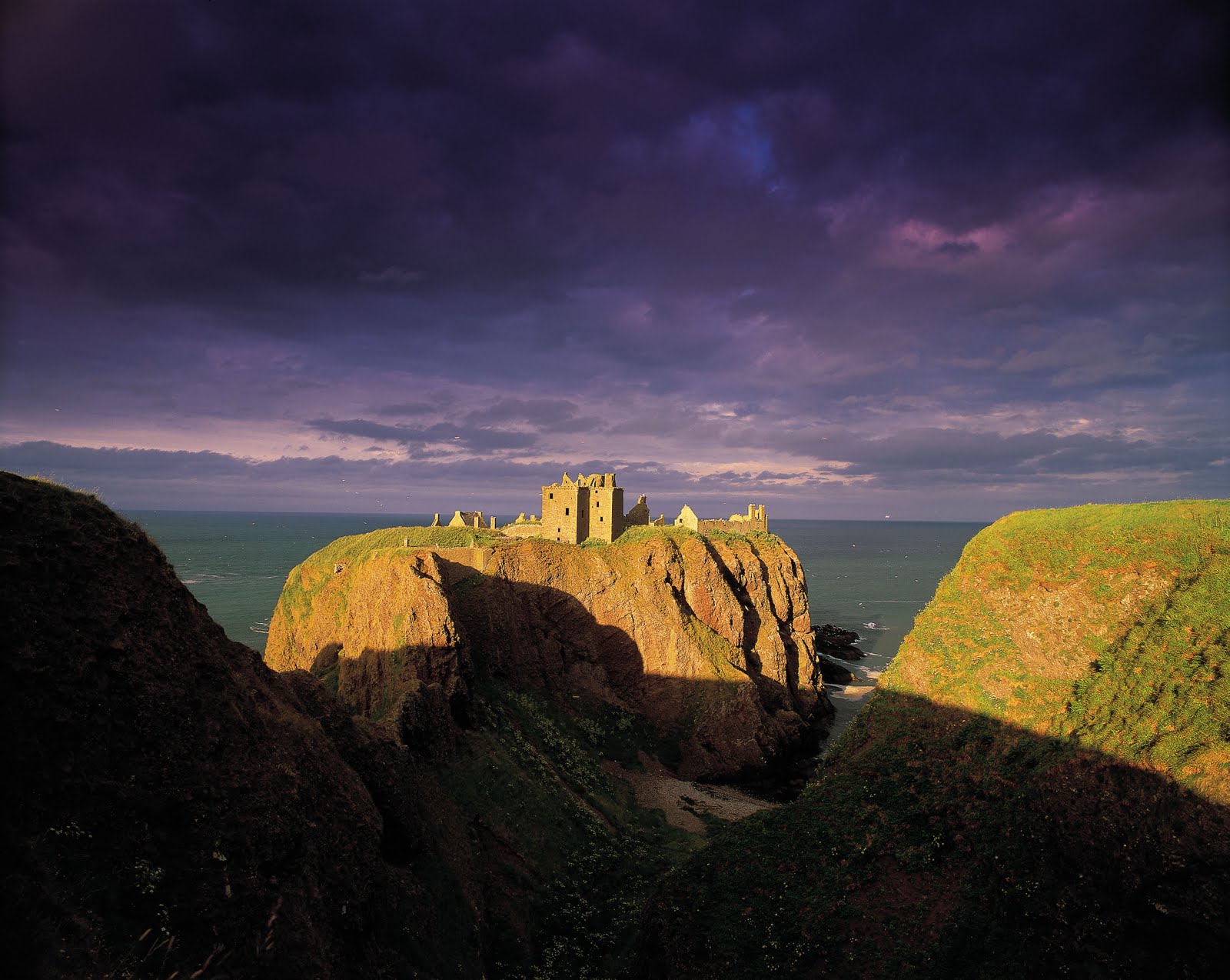 Dunnottar Castle. Scotland's most impregnable medieval fortress. : r/pics