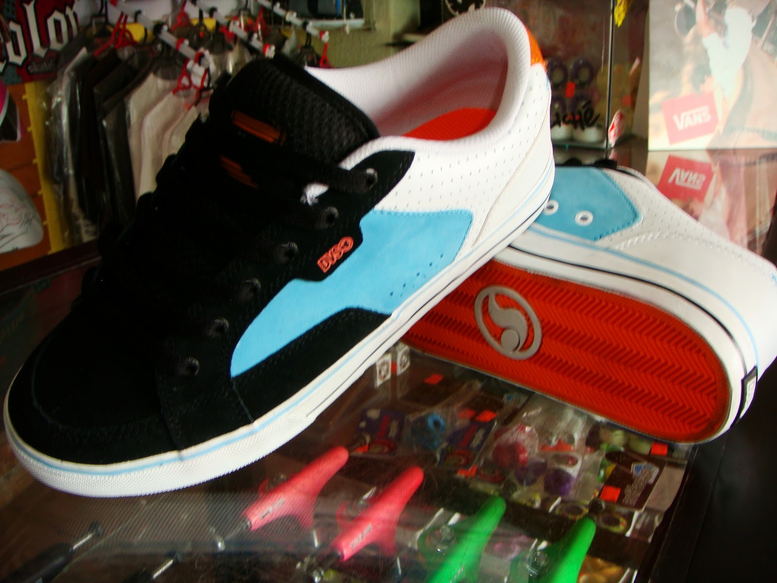 SEKTAskateshop: DVS Shoes