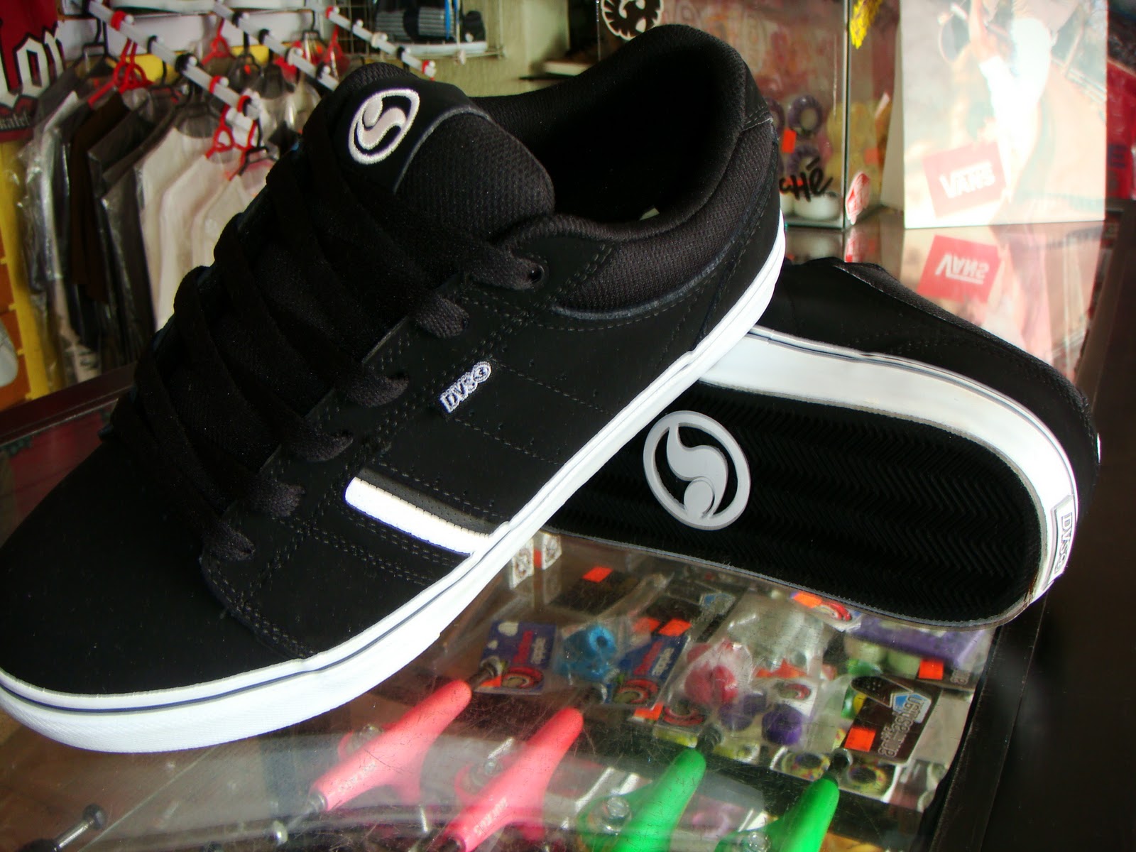 SEKTAskateshop: DVS Shoes