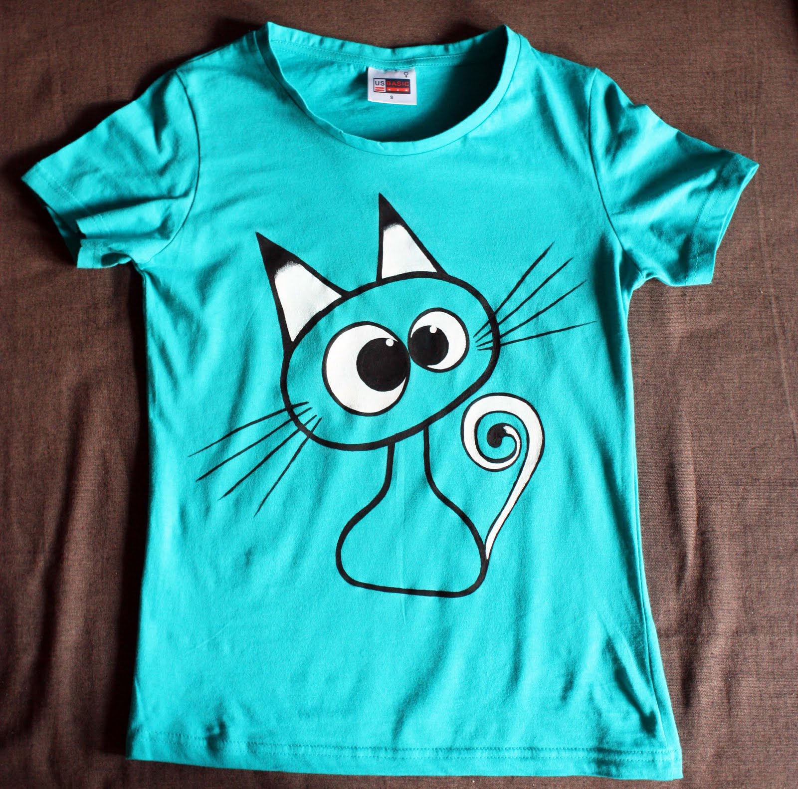 Tricouri personalizate pictate manual