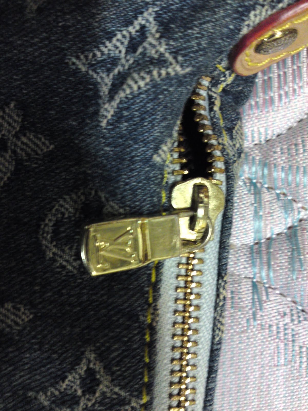 Second Hand World: Beg tangan LV original made in Paris