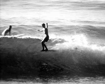 surf guide: How To Do A Hang ten