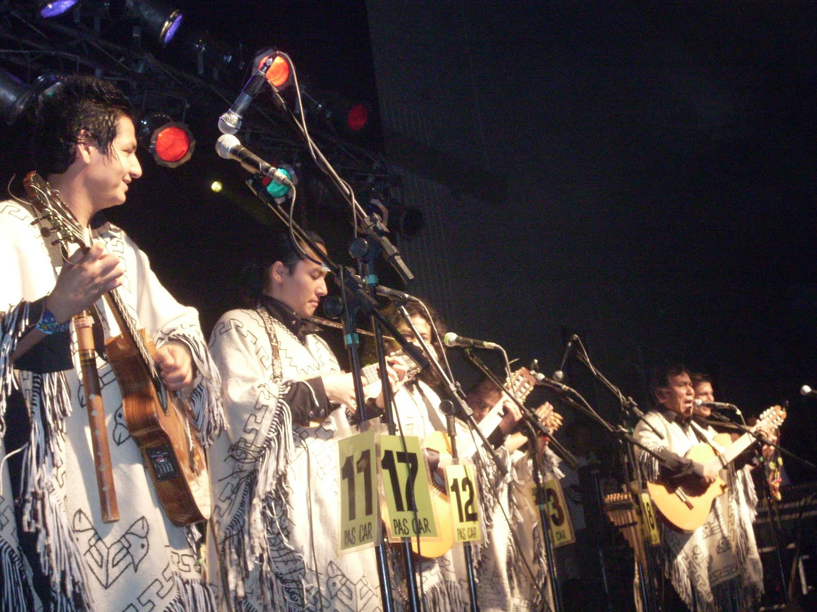 Canto Latinoamericano: Los kjarkas