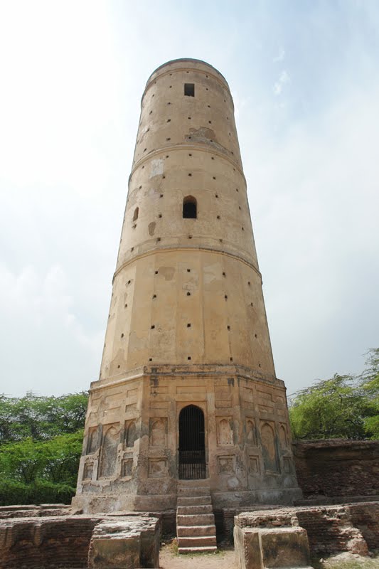 Mad's World: Hiran Minar, Sheikhupura - - A Monument Constructed By ...