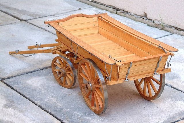 The Circus "NO SPIN ZONE": Scale model English farm wagons--Barge wagon