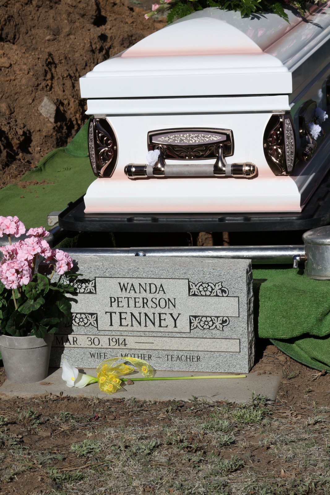 Our Forever Family: Grandma's funeral...