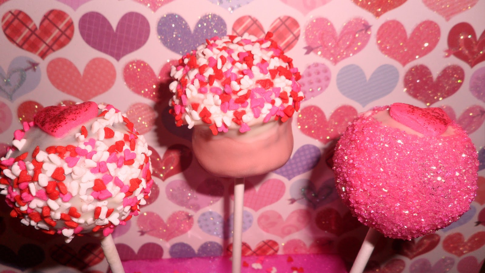 Hero Cake Pops: I Heart Cake Pops and Wilton!