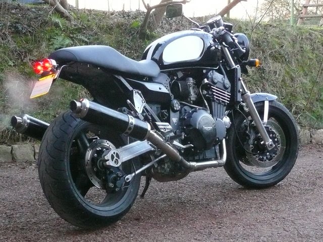 300 - RocketGarage - Cafe Racer Magazine