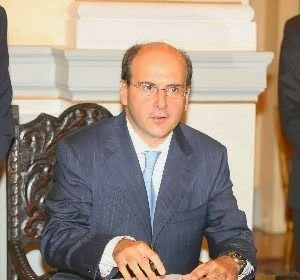 anTii: Το πιό "νεαρό" κόμμα θελει να φτιάξει η Ντόρα - Δείτε ποιοί ...