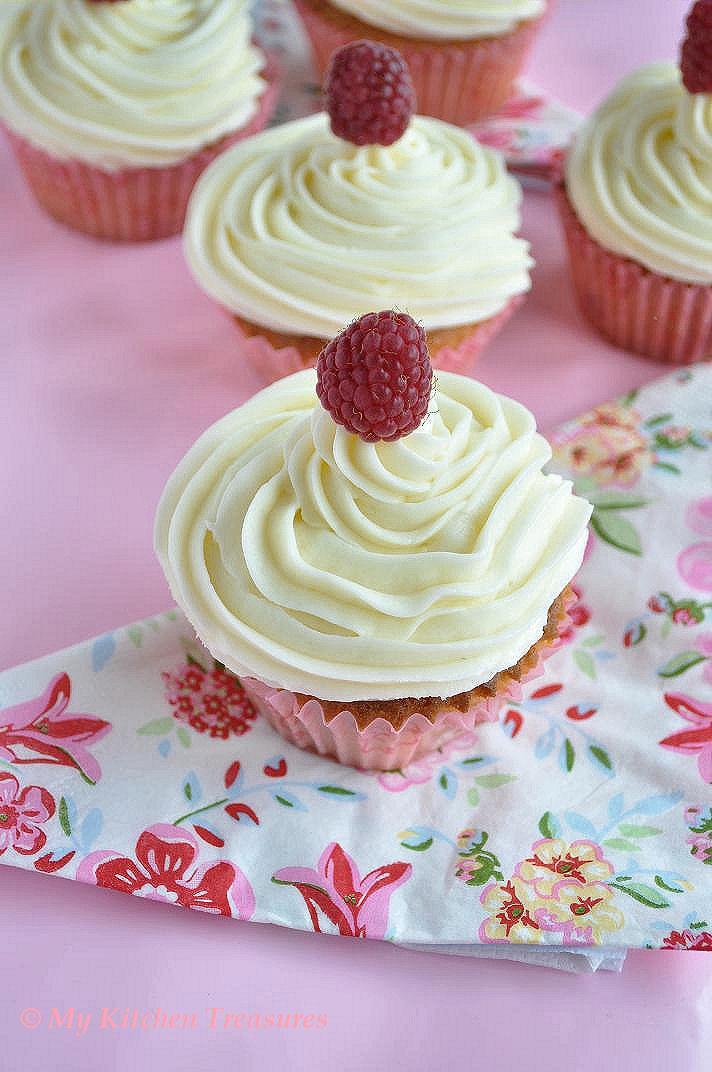 My Kitchen Treasures: Raspberry Cupcakes
