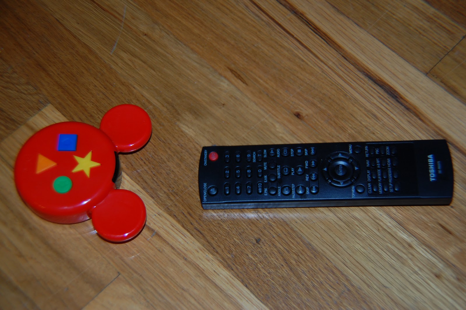 The Lemonade Stand: Disney Mickey Mote Review