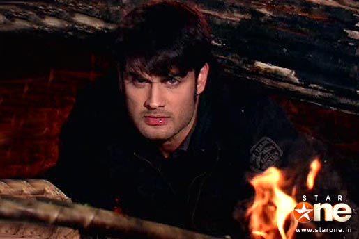 Neptune Review: Abhay & Piya