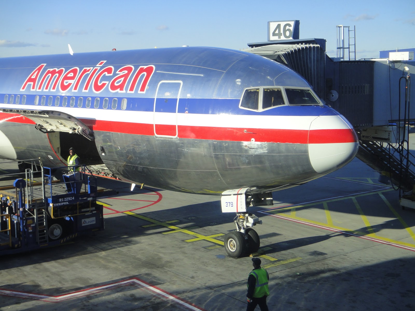 Going for Platinum Part 8 - New York to Miami, American Airlines First ...