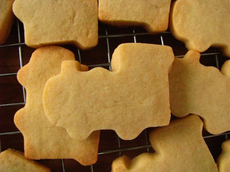 CakeWalk: Daring Baker Challenge September 2010: Sugar Cookies.