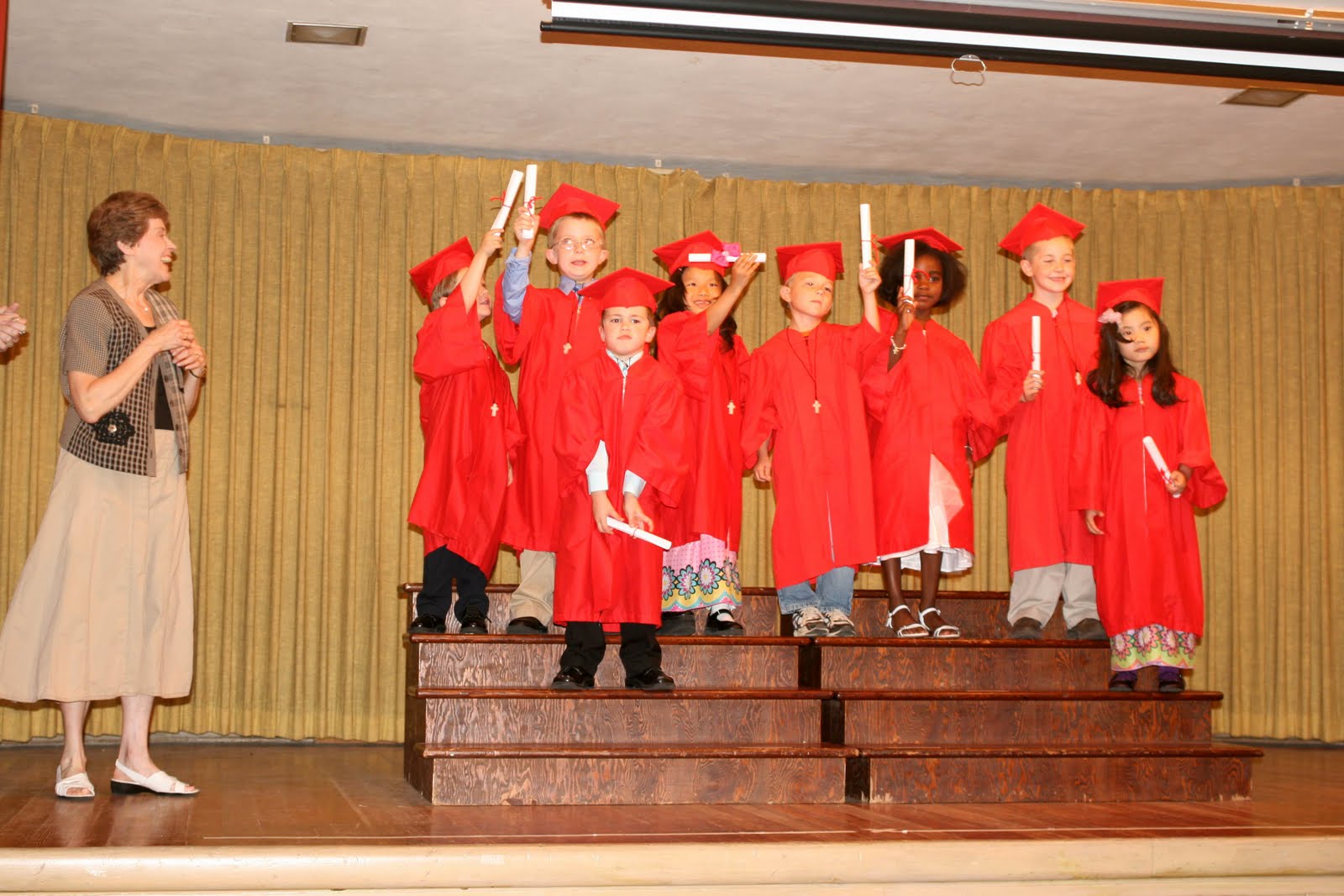 Mei Mei Adventures: Kindergarten Graduation