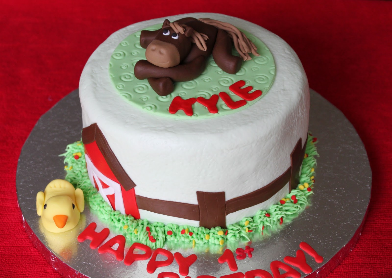 Emily's Delights: Farm Animal Cupcakes & Smash Cake 11/2010