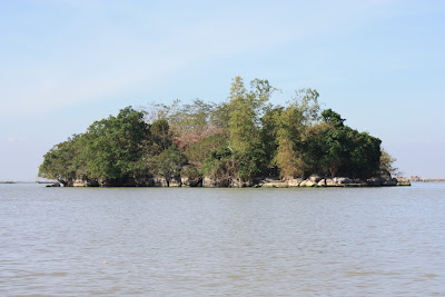 Philippines Place: On The Way to Talim Island