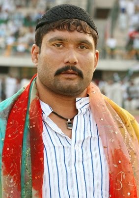 world bodybuilders pictures: pakistani kushti pehalwan bodybuilders ...