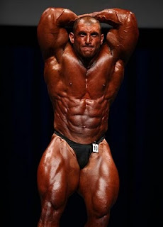 world bodybuilders pictures: bodybuilder ivan sadek with full motion muscles