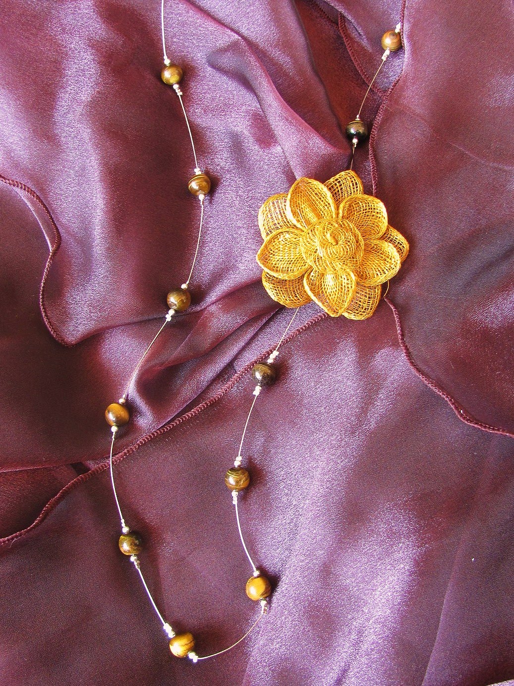 Andrea Pichara: FLORES DE RAFIA