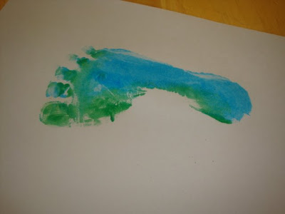 Moments of Mommyhood: Foot Print Fish