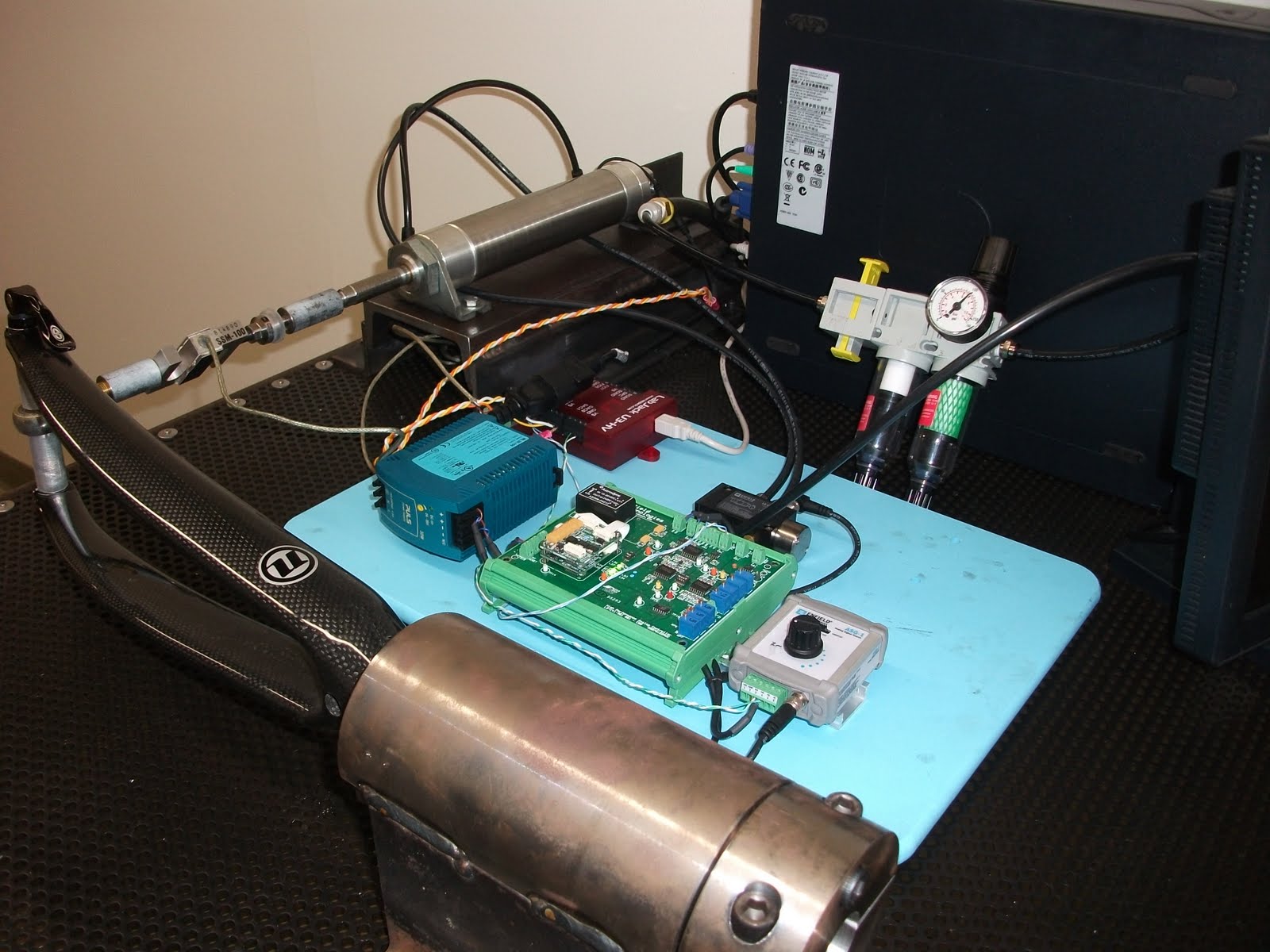 Paul Makes Things: The cyclic load fatigue tester