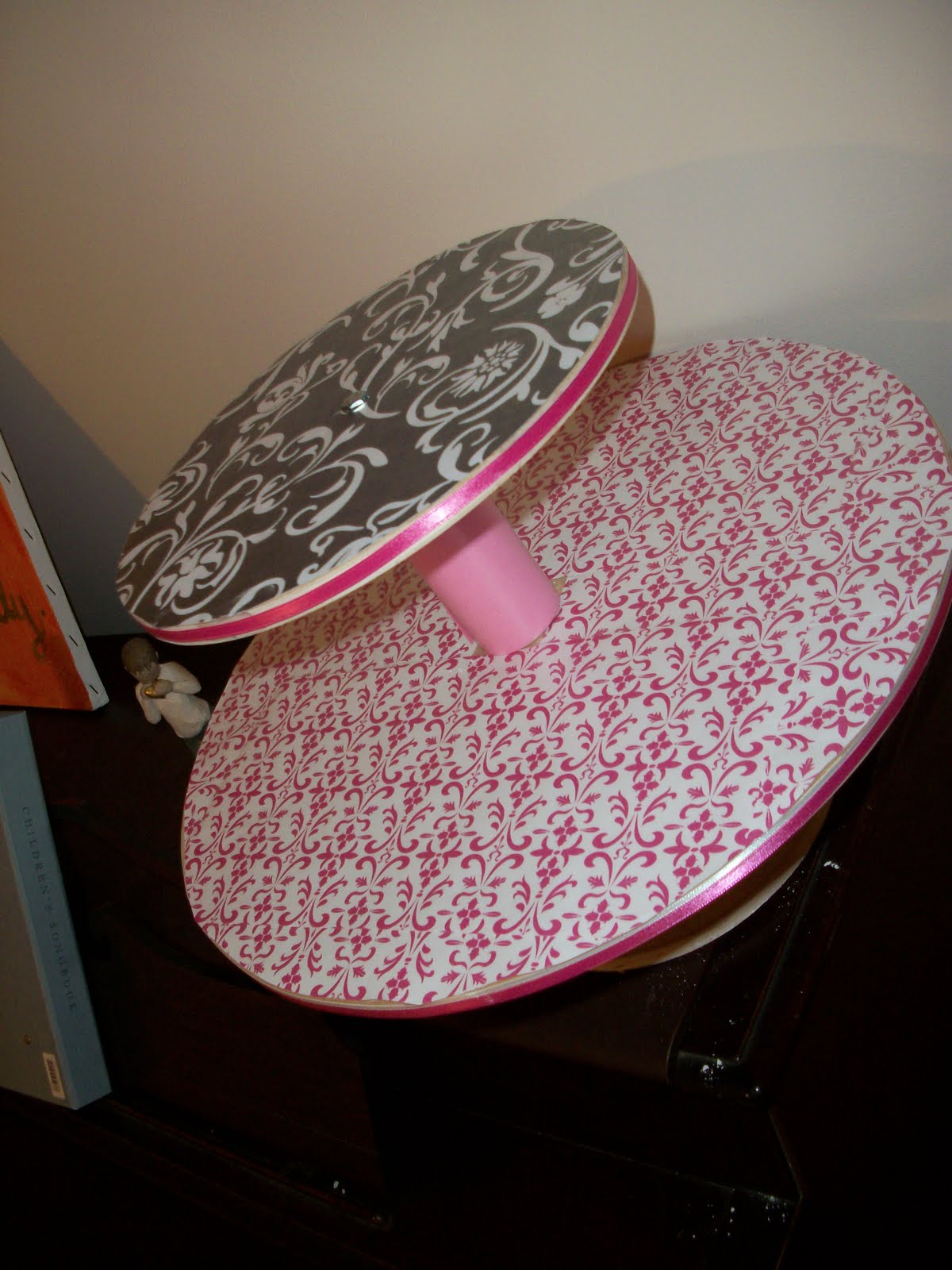 Sweet! Cakes by Meg: Home Made Cake Stand