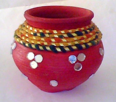 Anitakumarcrafts: Mirrorwork on Pot