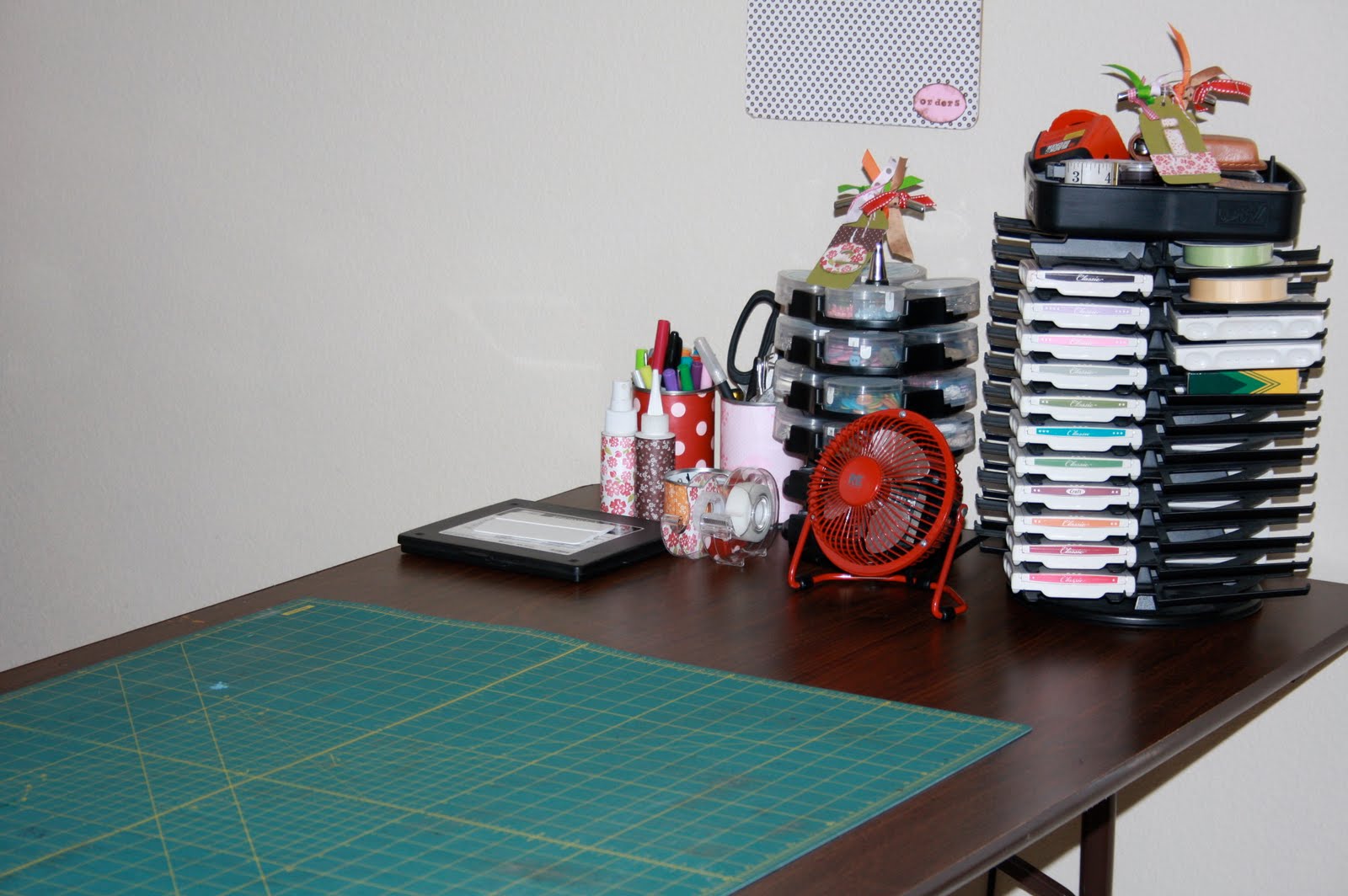 Lanier Creations: My Craft Room...The Tour... except the closet...it's ...