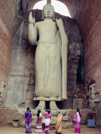 Visit Sri Lanka - Sacred places: Awukana Buddha Statue