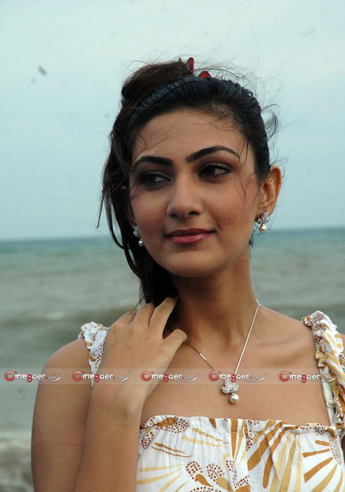 Neelam Gallery, Neelam Stills, Tamil Actress Neelam Photos, Gouhranii ...