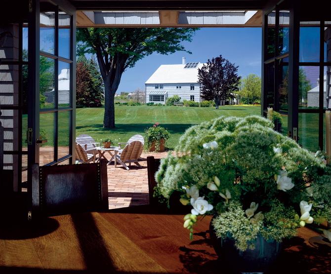 CASA TRÈS CHIC: STEVEN SPIELBERG