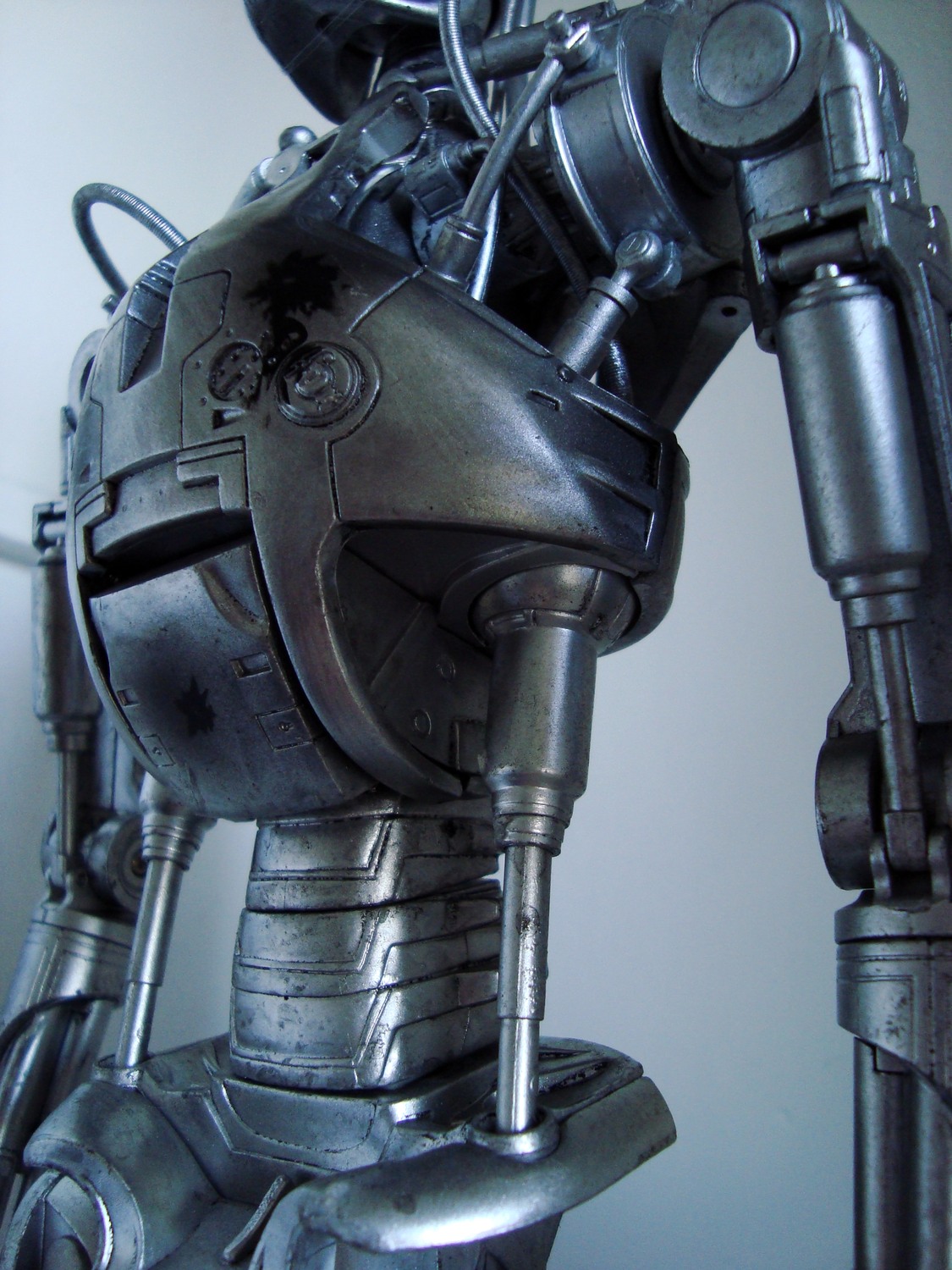 SUPER SHOGUN: TERMINATOR 2 ENDOSKELETON 46CM STATUE PVC ELECTRONIQUE - NECA