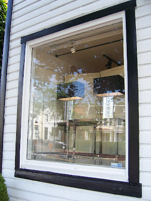 Luscious Life & Decor: Window Shopping