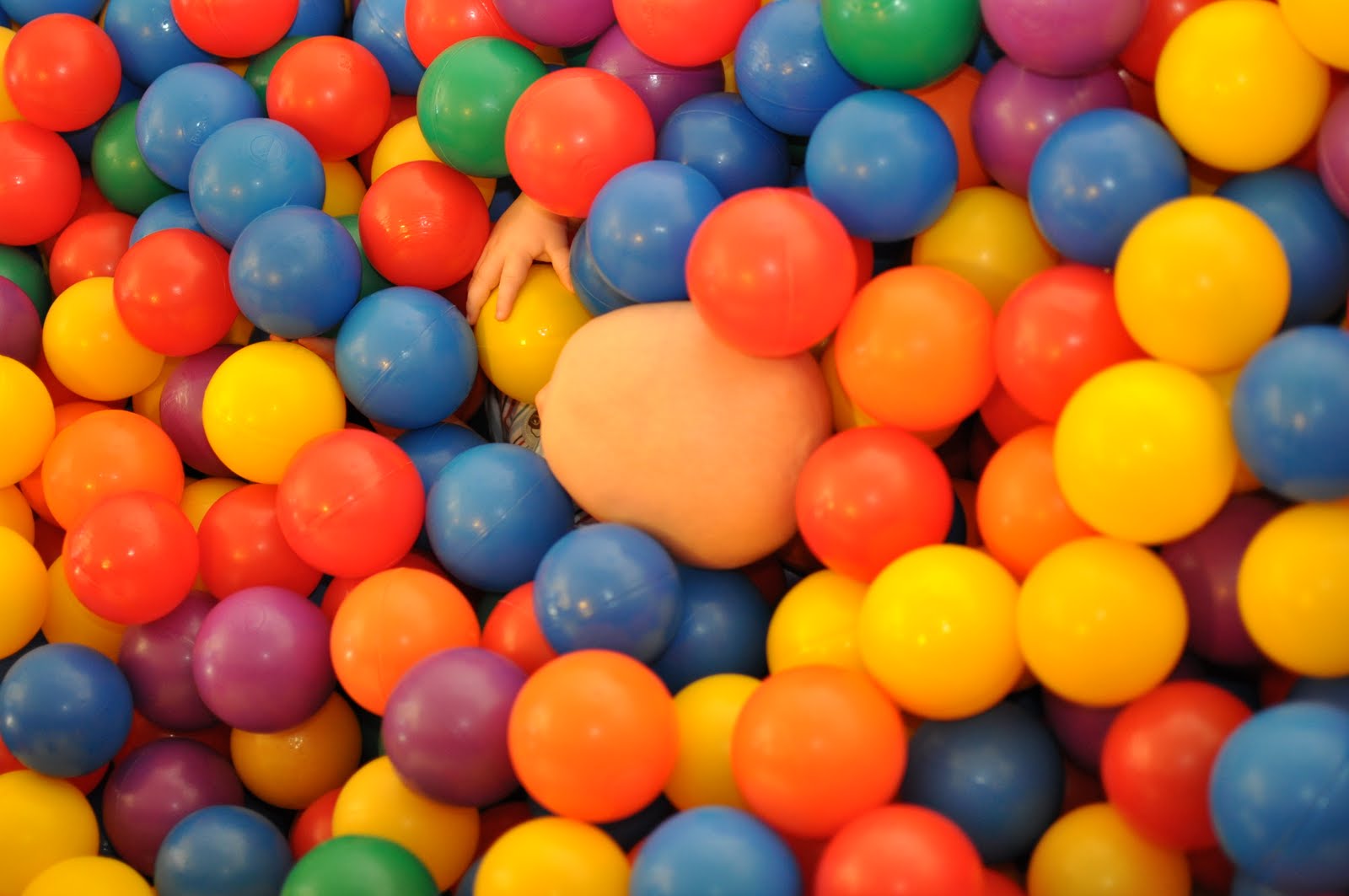 5 Wonderful Lives: Ball Pit Fun