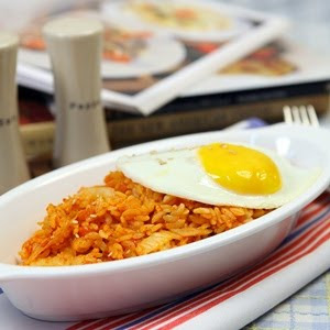 What's Up KOREA ?!: Kimchi Fried Rice (Kimchi Bokumbap) Recipe
