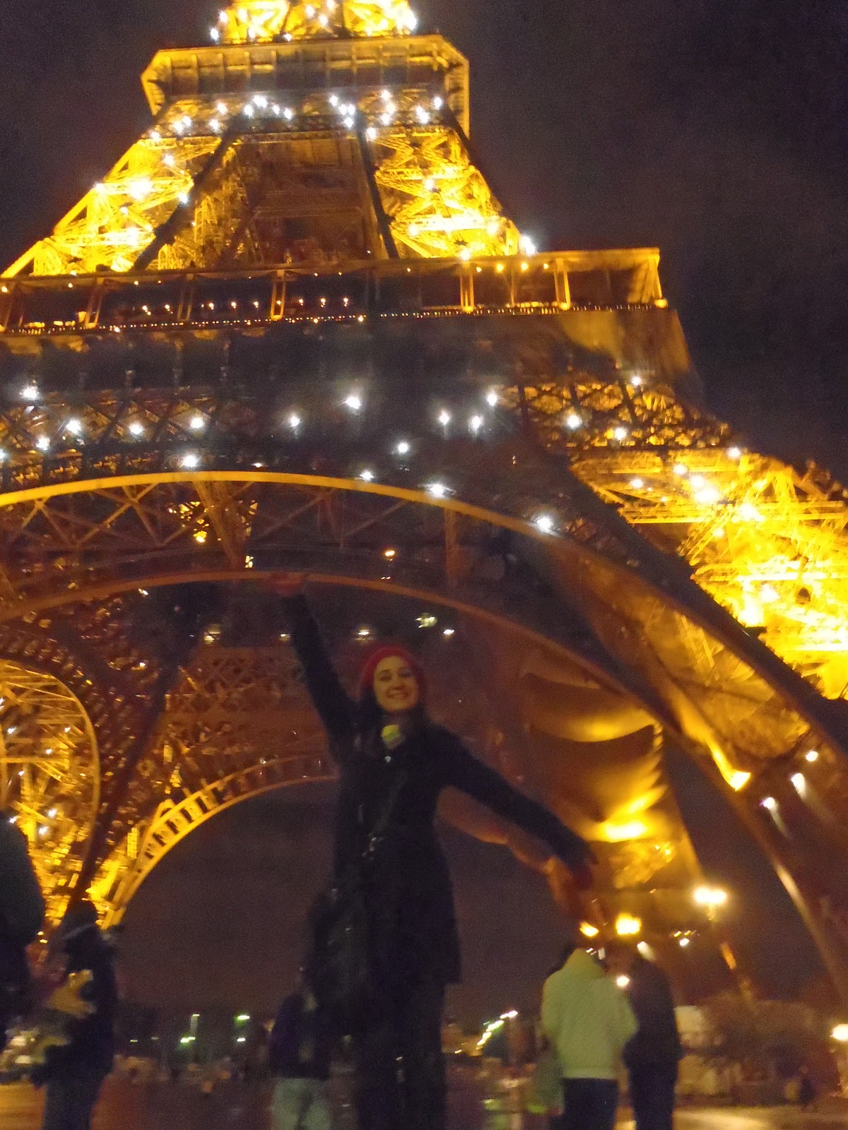 The Adventures of the Small and Mighty: Paris je t'aime