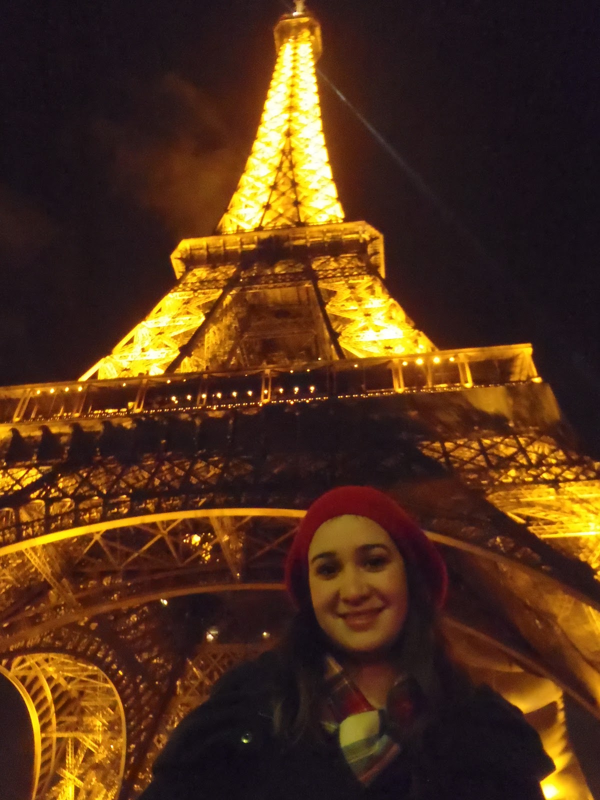 The Adventures of the Small and Mighty: Paris je t'aime