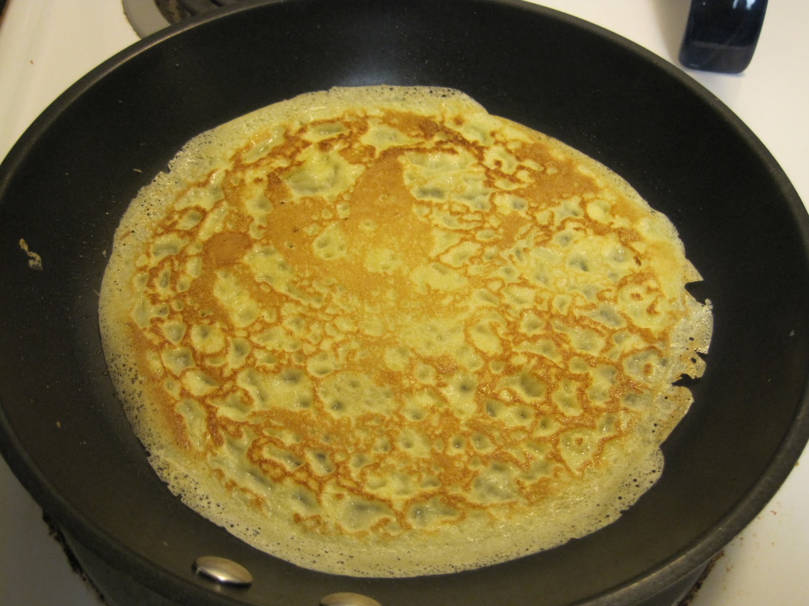 Adventures in Cookery: Crepes or Palachinki (Палачинки)