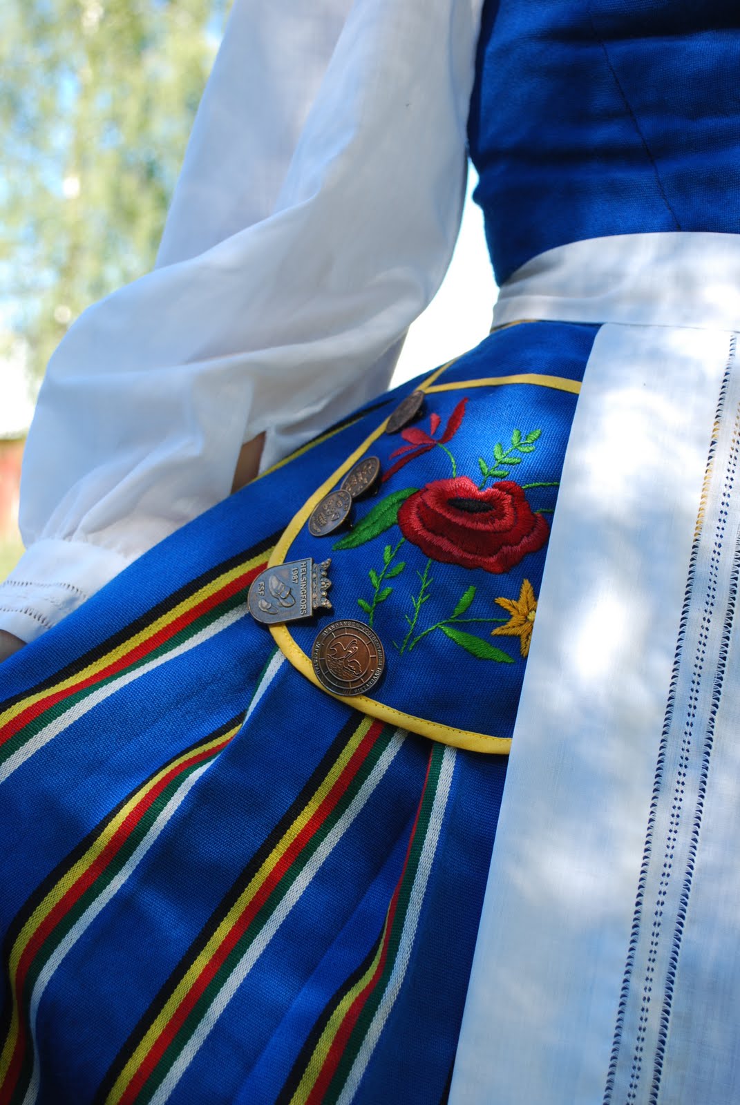 unsewn: Finland, munsala folkdrakt and Marimekko