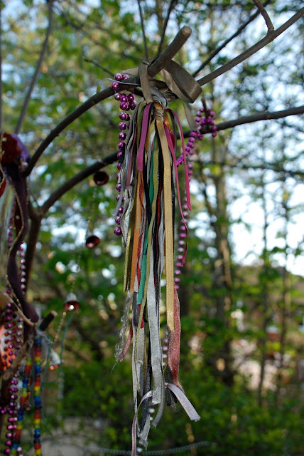 CHOCOLATE LIFE AND JAZZ!: An amazing find..A Marc Bolan memorial in a ...